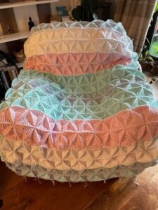 Crochet 3D Triangle Motif – PATTERN – All free – Crafts for love